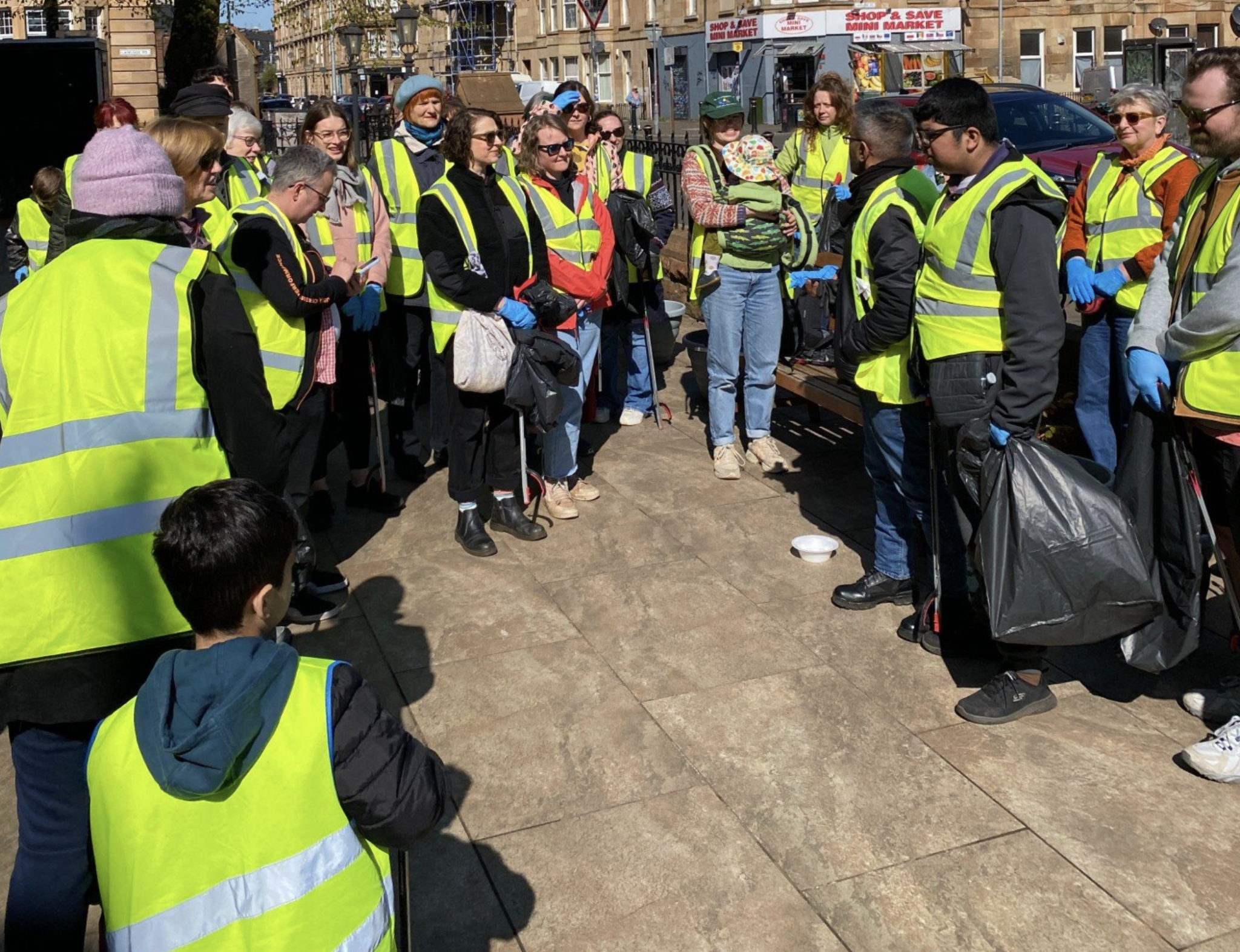 How to build a community litter picking group in your community - The ...